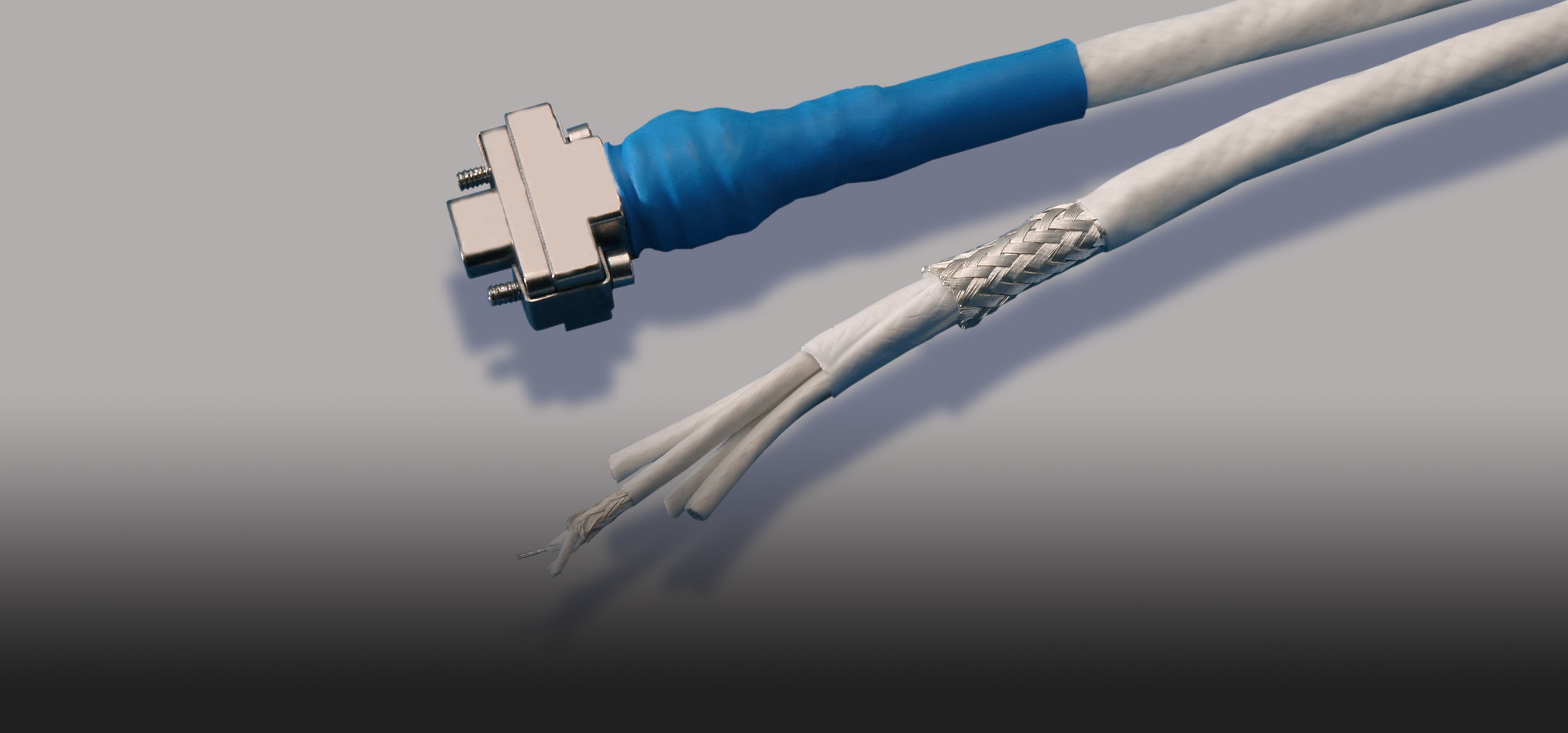 케이블 및 케이블 어셈블리 | 고속 데이터 전송 케이블 | 전원 / 신호 전송 케이블 | 동축 및 마이크로파 / RF 케이블 ...